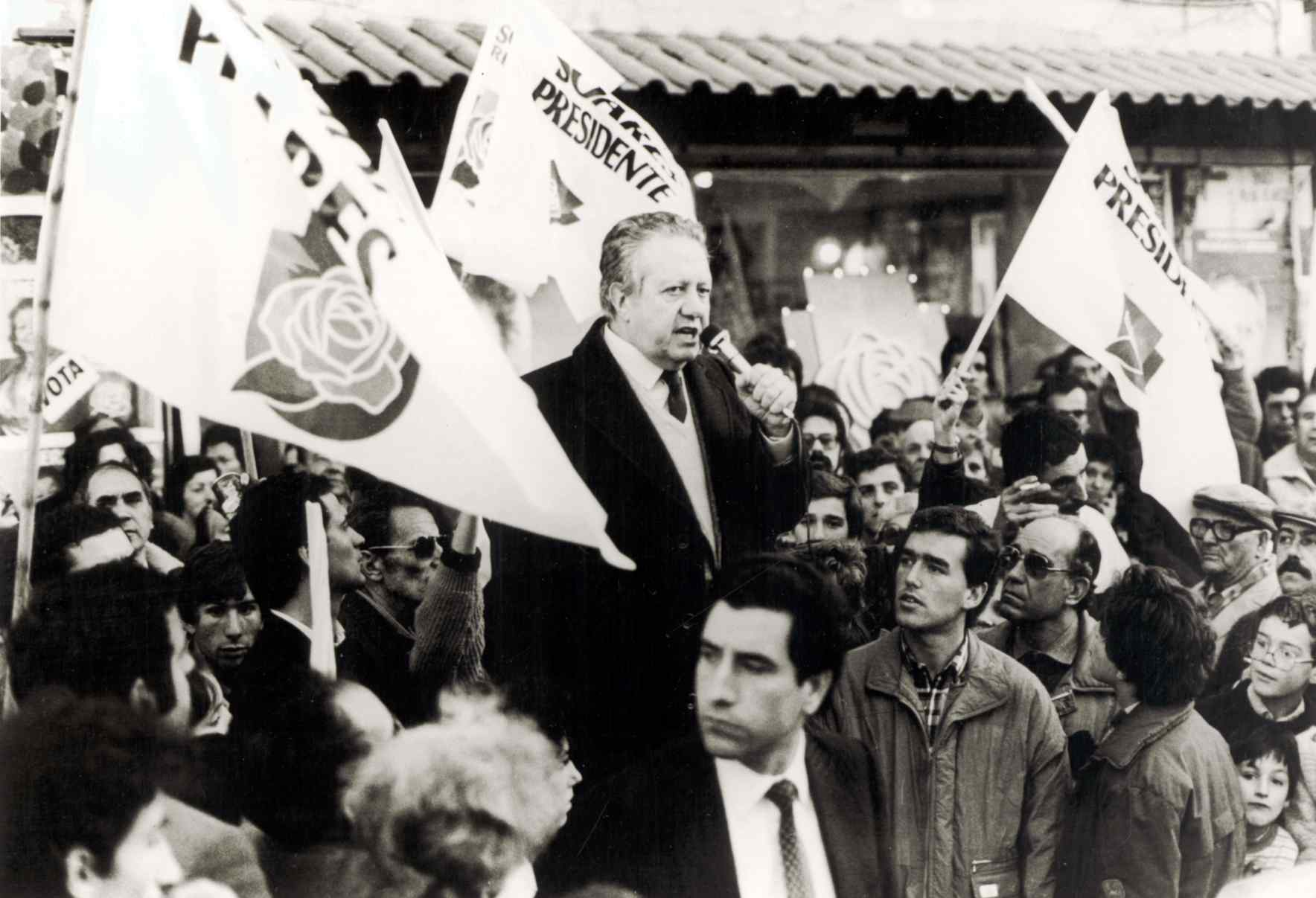 Mário Soares é eleito presidente de Portugal – efemérides do éfemello